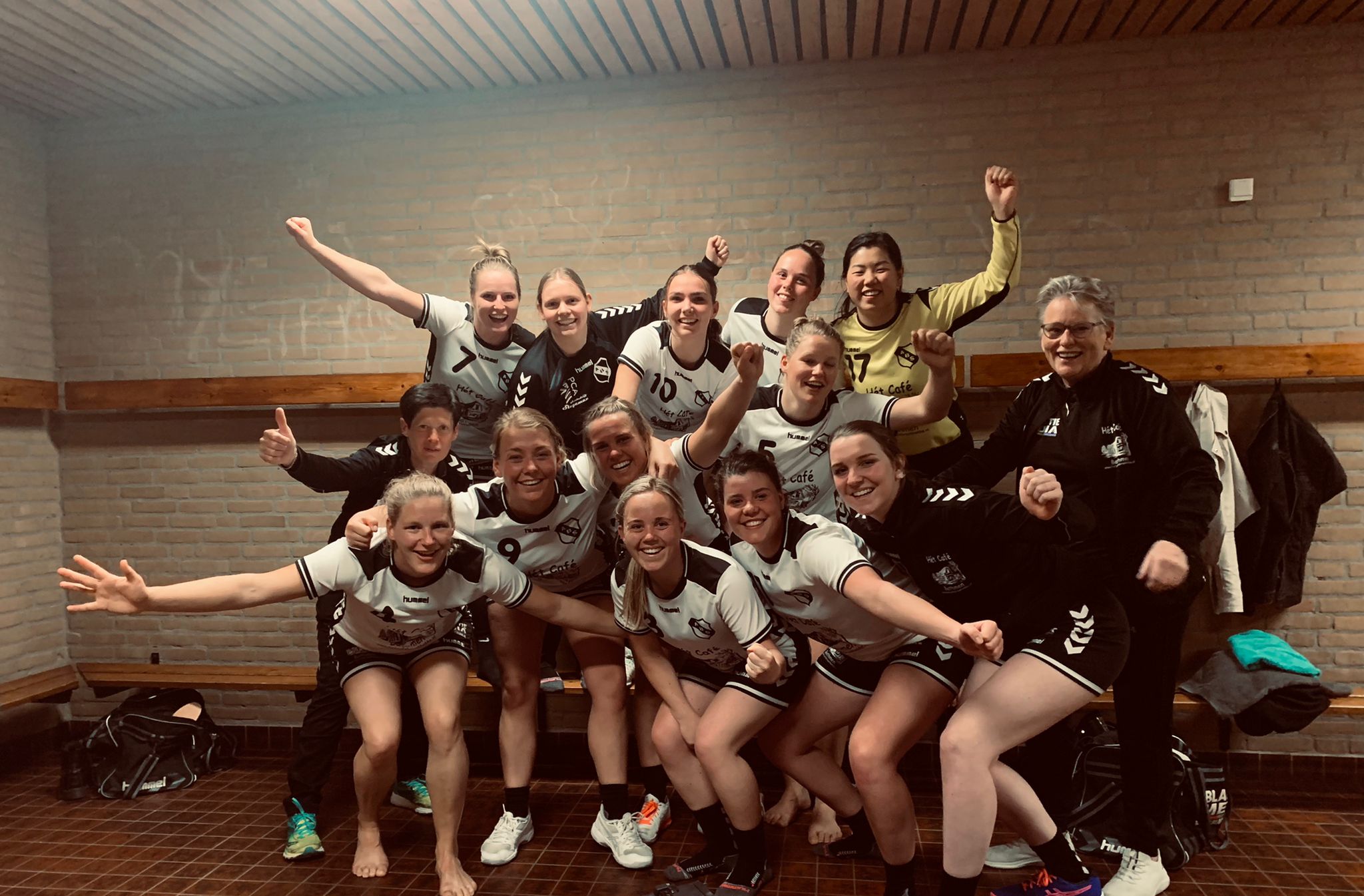 Dames 1 wint van HCL uit Arnhem en neemt 4e plek stevig in handen | ABS ...
